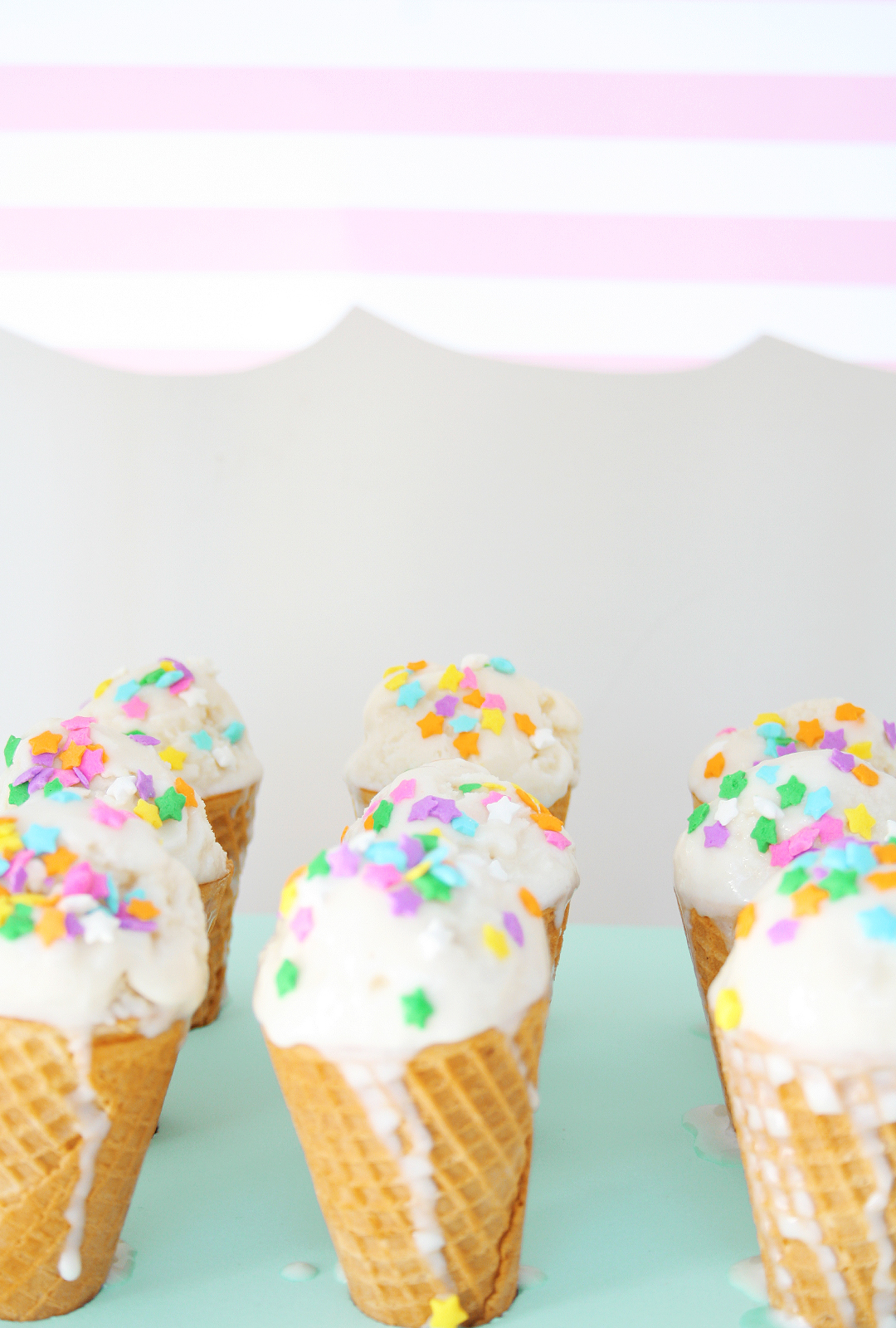 DIY Ice Cream Tabletop Stand
